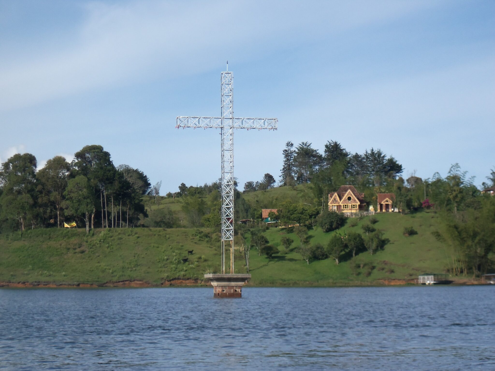 Fiestas del Peñol y Embalse de Guatapé: ¡Imperdibles!